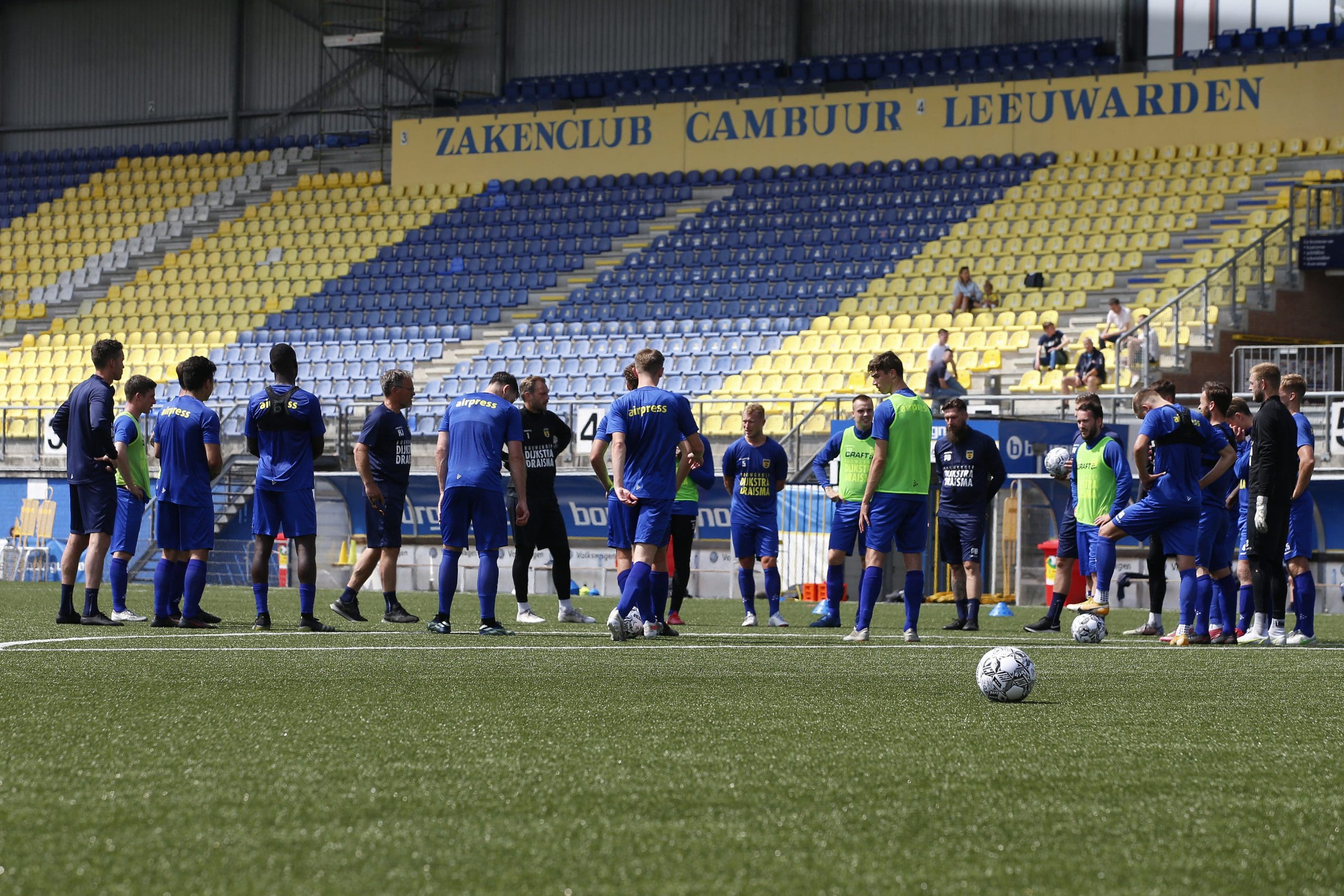 FOTOVERSLAG | Eerste training seizoen 2021-2022 in het Cambuur Stadion ...