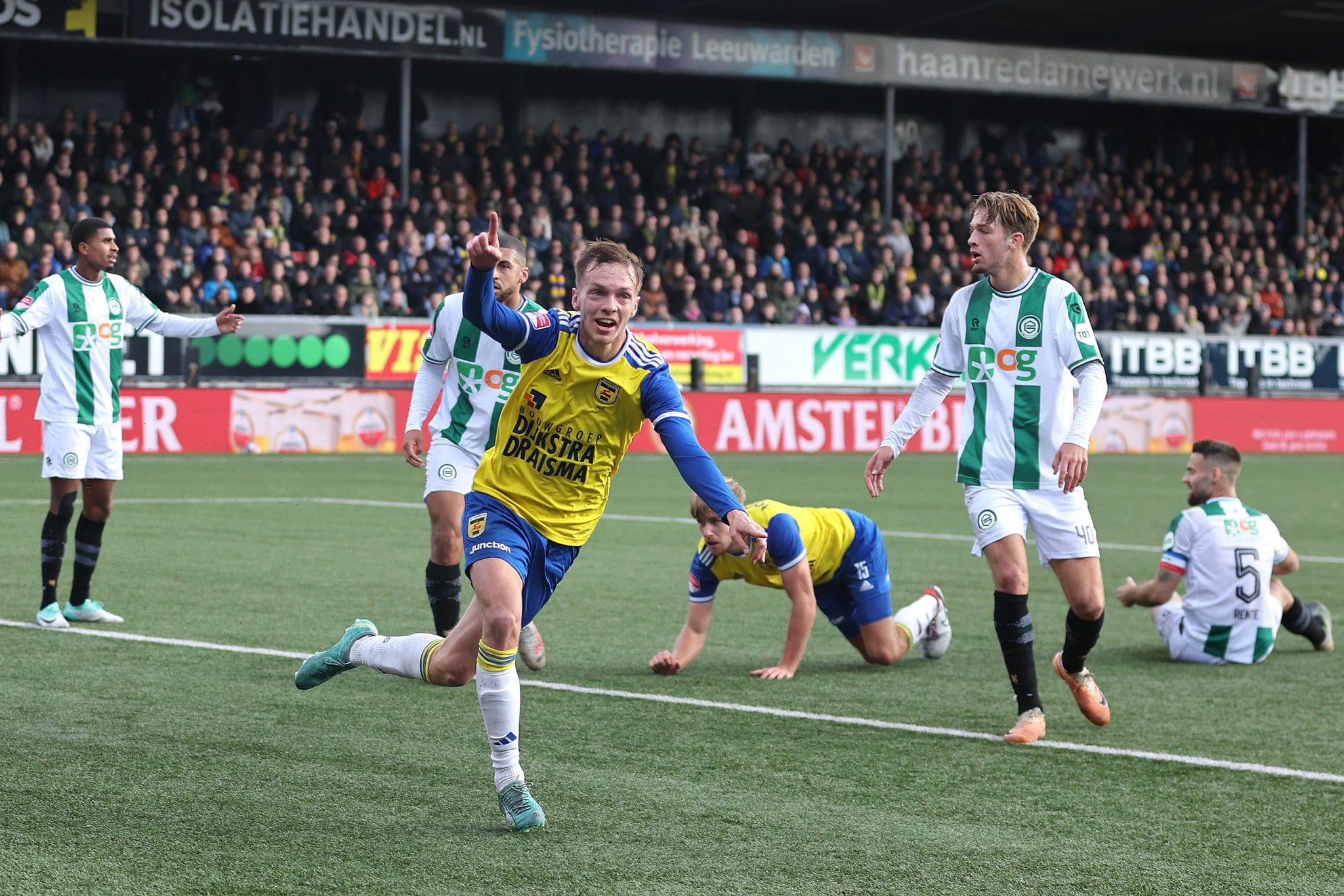 Vechtend SC Cambuur sleept drie punten uit het vuur tegen FC Groningen ...