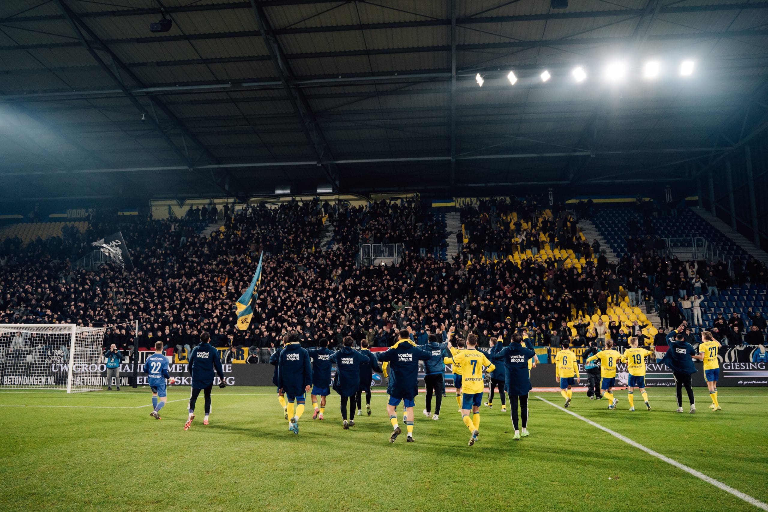 Noord-tribune voor thuiswedstrijd tegen VVV-Venlo uitverkocht · SC Cambuur