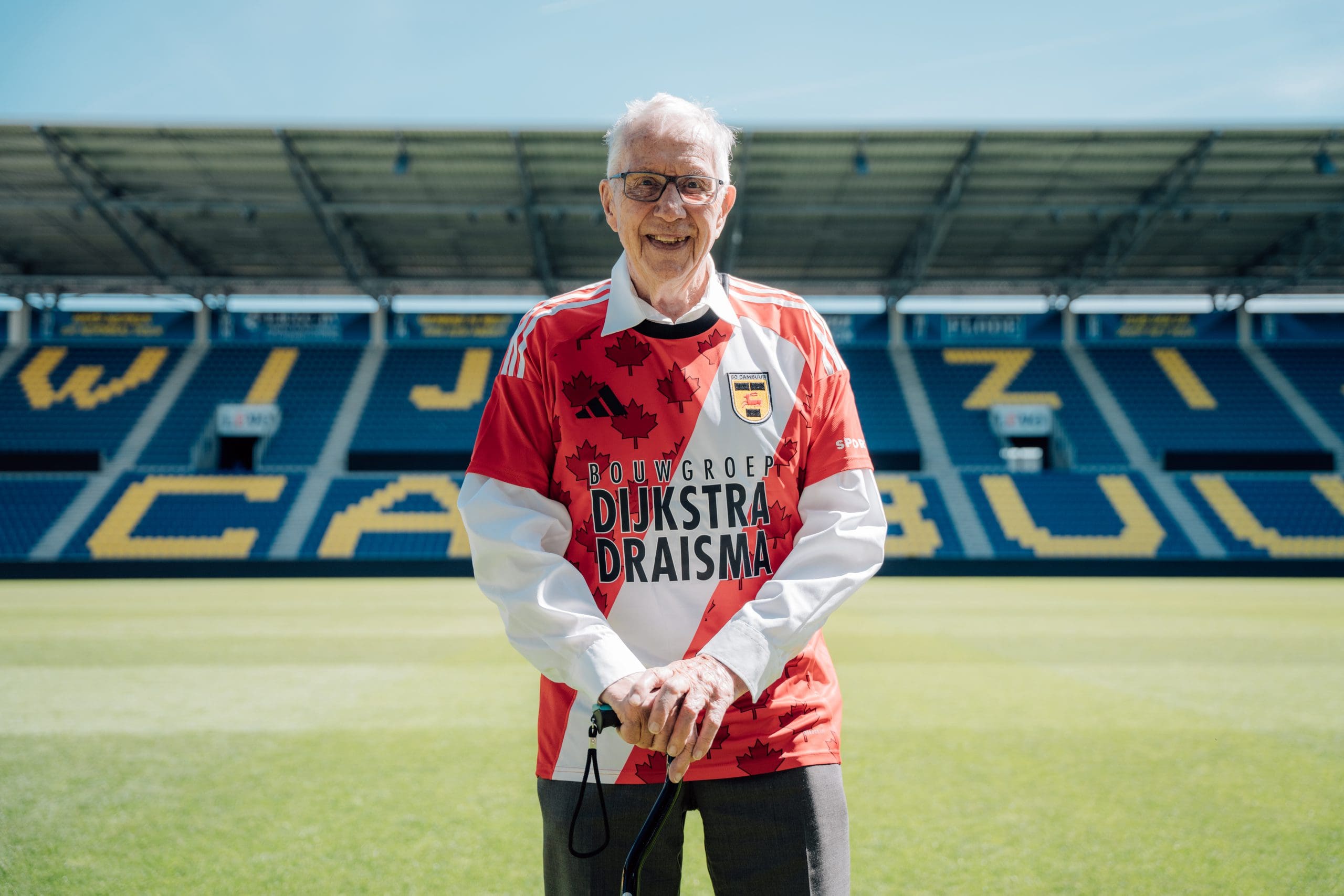 Veteraan Jim Parks (100) aanwezig bij training eerste elftal · SC Cambuur