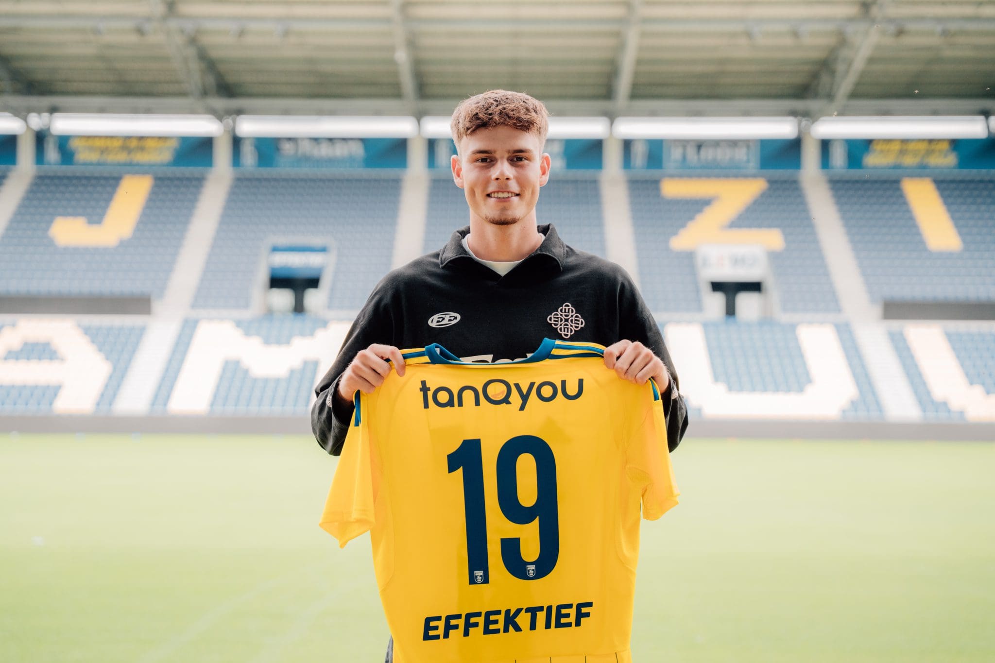 Contract Iwan Henstra opengebroken en verlengd · SC Cambuur