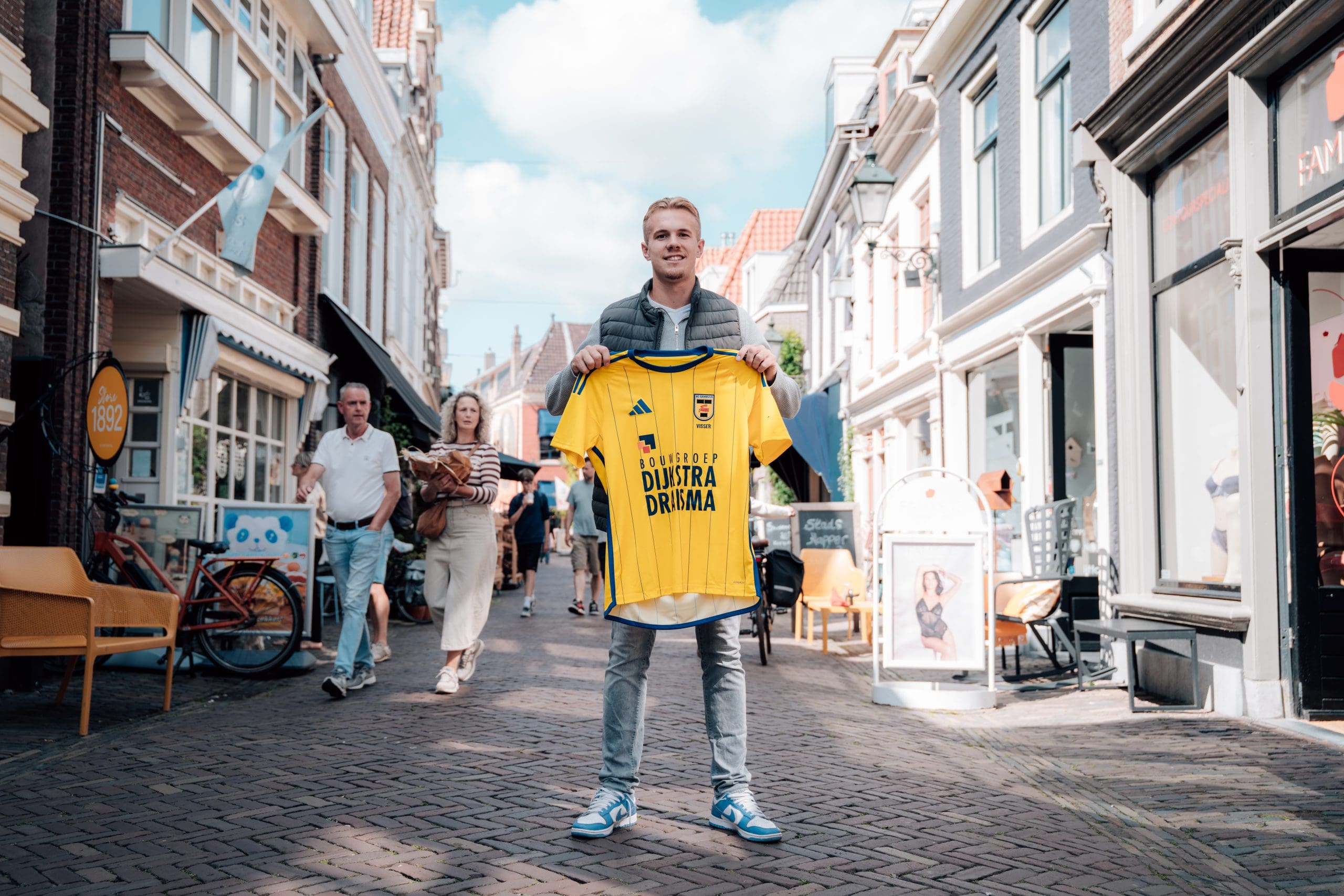 Leeuwarder Kian Visser officieel speler van SC Cambuur · SC Cambuur