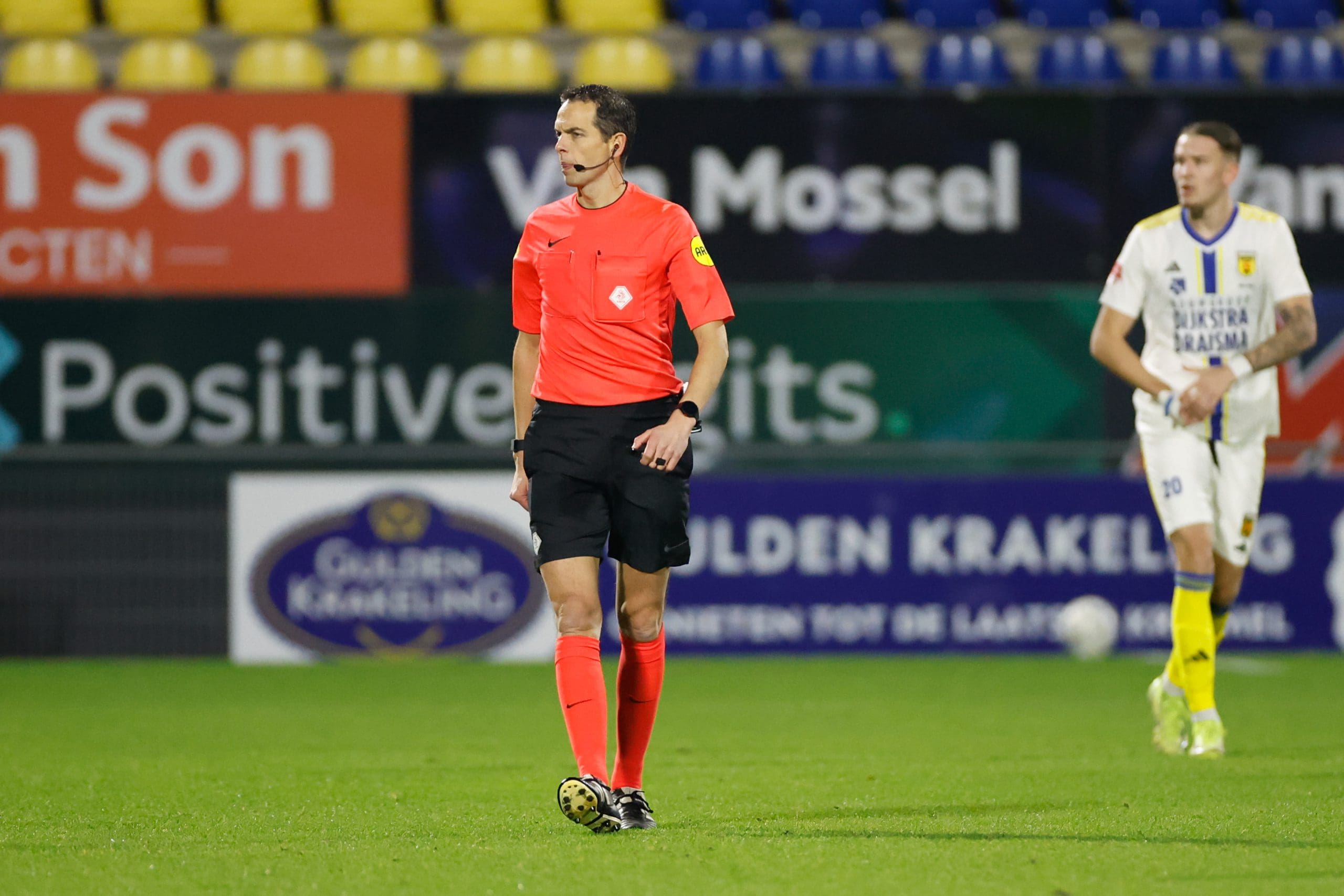 Richard Martens scheidsrechter bij MVV Maastricht - SC Cambuur · SC Cambuur