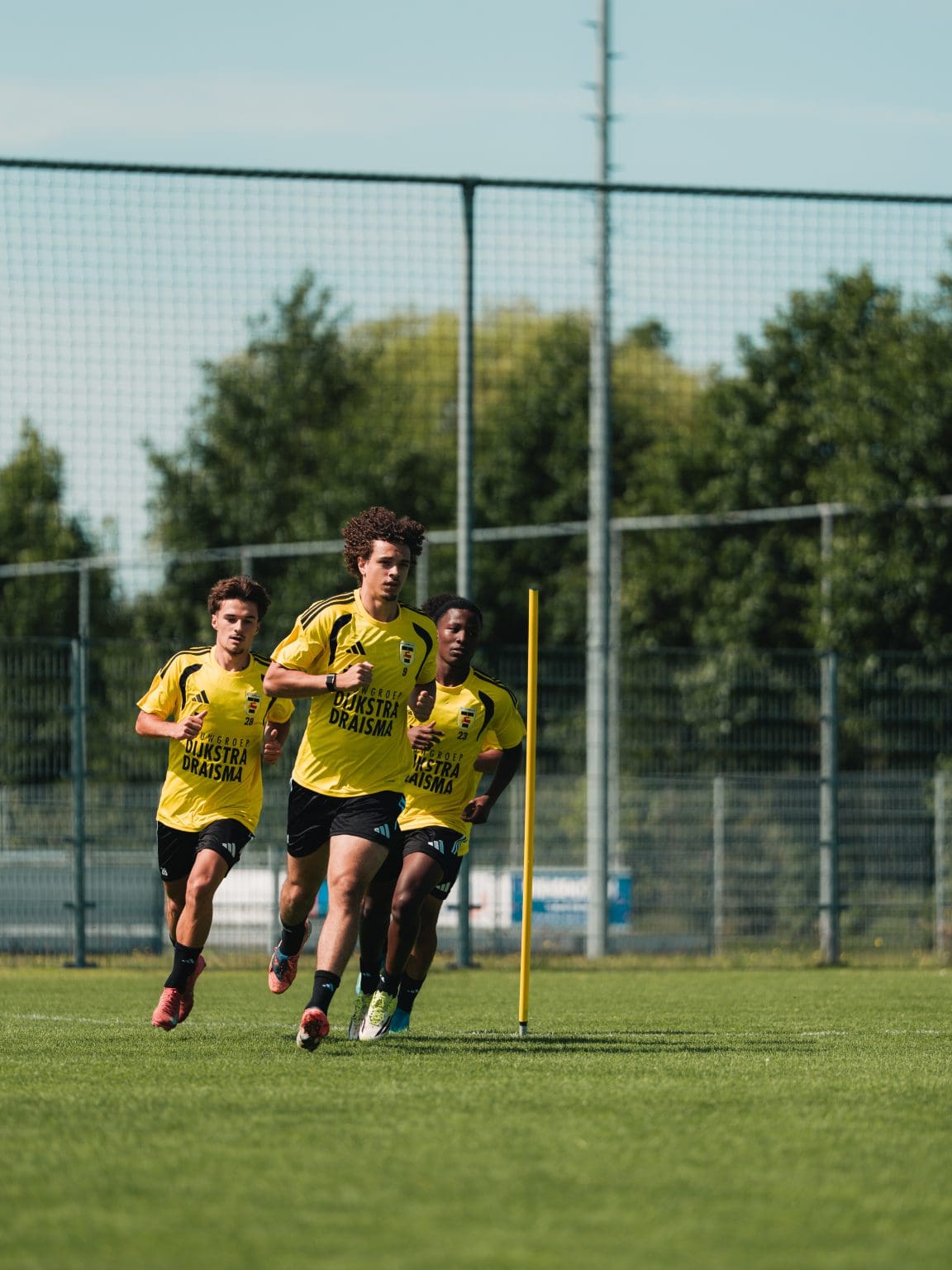 Dit is de selectie van SC Cambuur bij de eerste training van het ...